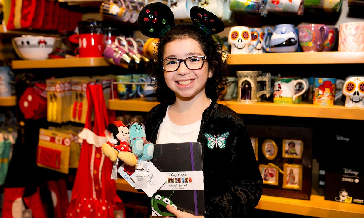 Disney Store: Genesis goes on a Disney Shopping Spree