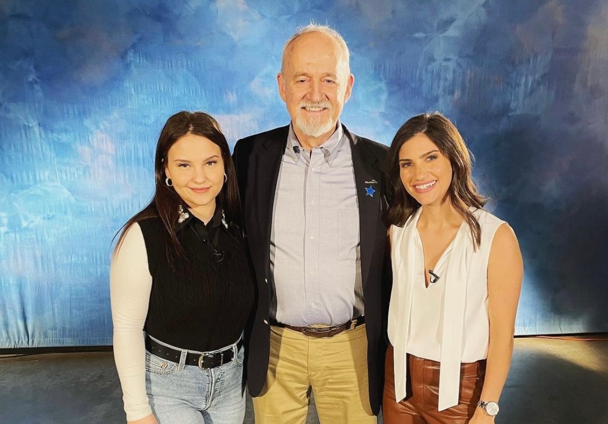 TV Special Celebrating World Wish Day and Featuring Madison VanDenburg ...